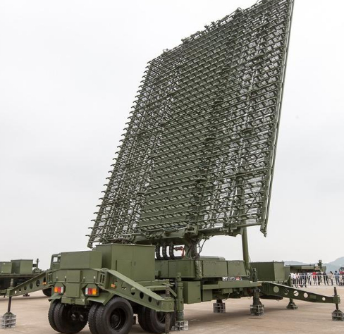 探测B2轰炸机，是部雷达就能做到，不同的只是探测距离的长短