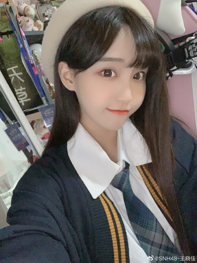 偶像美少女SNH48-王晓佳迷人写真美照欣赏