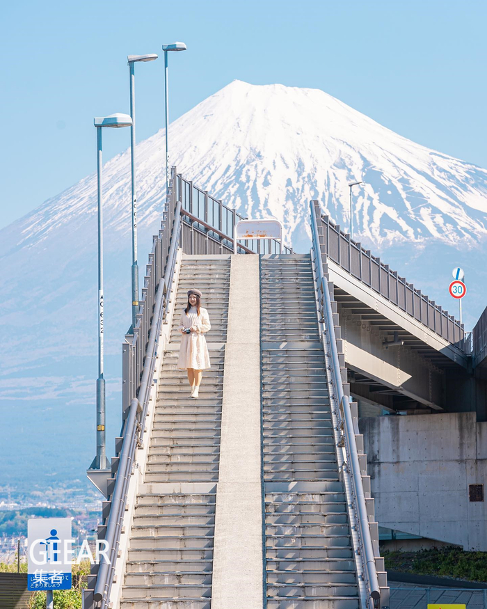 一座踏上富士山的梦幻阶梯：这个日本打卡点在Ins上人气爆红！