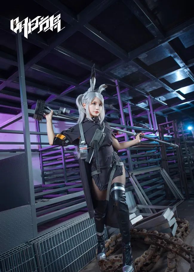 Cosplay：明日方舟暴行和少女前线K2