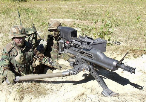 美军的M2重机枪究竟出色在哪里？到现在还在服役