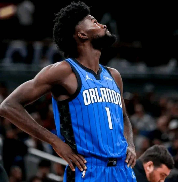 NBA17年6号秀艾萨克，1届全明星，本赛季30.1分4.4板6.4助攻