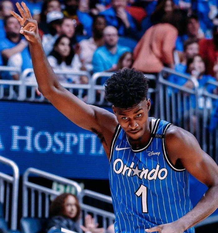 NBA17年6号秀艾萨克，1届全明星，本赛季30.1分4.4板6.4助攻