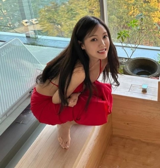 韩国女团T-ara成员朴孝敏SNS发泳装写真秀性感身材__财经头条