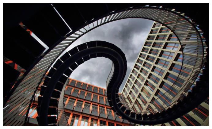 为什么我们能造出莫比乌斯环，却无法造出克莱因瓶？