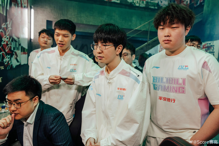 @LPL选手 ：@BLG电子竞技俱乐部 赛后返图