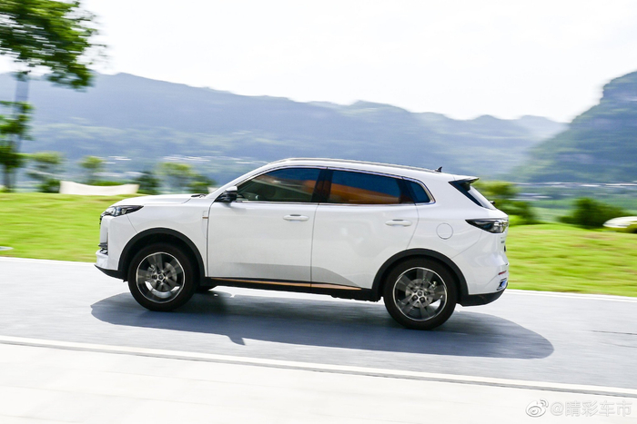 十万级南北双子星SUV 北汽魔方 Vs 长安CS55 PLUS 北京X7 Vs……__财经头条