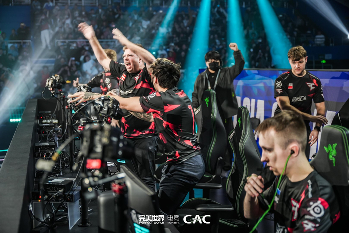 完美世界电竞将举办2024上海Major！FaZe Clan勇夺CAC 2023冠军|完美世界|手枪局|小吉米_新浪新闻