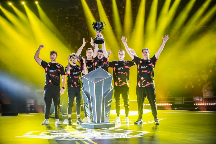 完美世界电竞将举办2024上海Major！FaZe Clan勇夺CAC 2023冠军|完美世界|手枪局|小吉米_新浪新闻