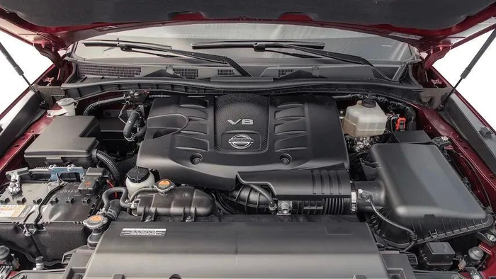 开V8，上高原，不跟这个荒诞的时代妥协