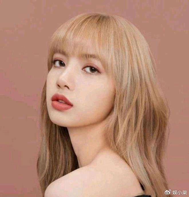 Lisa晒疯马秀内场照，直言早已迫不及待，韩圈沉默无一人互动