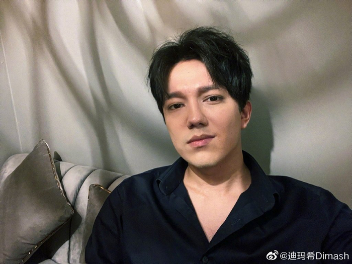 迪玛希近照沧桑到认不出，从天才歌手到过气艺人，他这5年全毁了