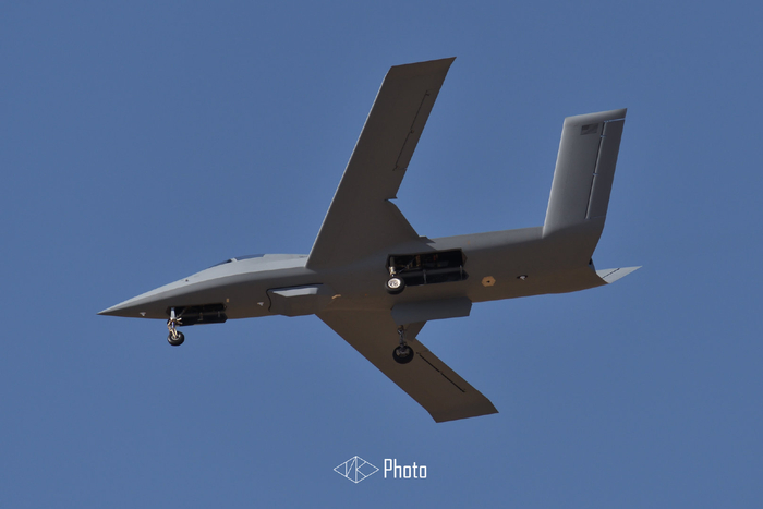 美国缩尺复合体公司的N401XP技术验证机被发现安装了机腹整流罩进……