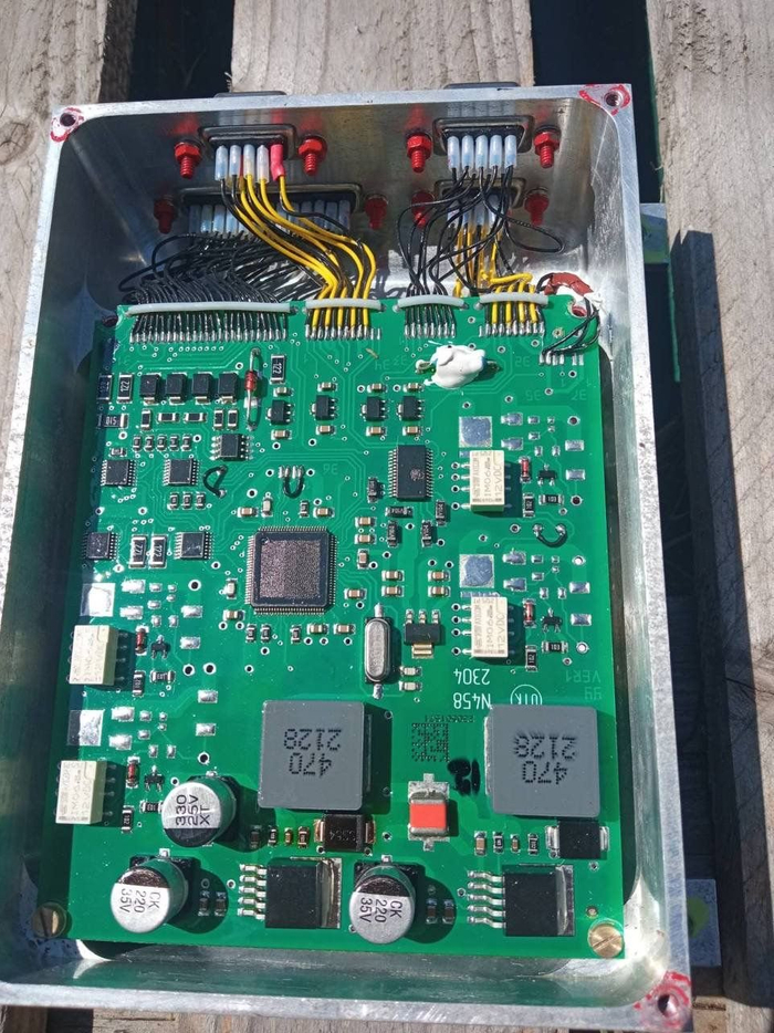 俄军的UMPK滑翔炸弹套件采用爱尔兰陶格斯公司的GNSS天线……