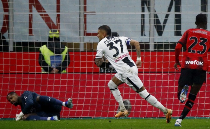 爆大冷！0-1！米兰遭点球暴击，轰然倒下，4场不胜，被国米甩开|AC米兰|国际米兰|乌迪内斯|门将|克鲁尼奇_新浪体育_新浪新闻