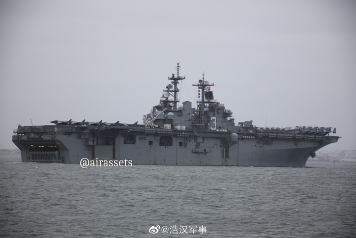 美国海军基尔萨奇号(LHD-3)两栖攻击舰反回诺福克海军基地