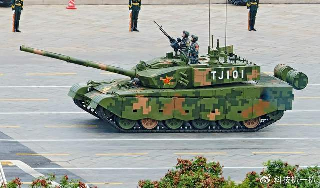 我军99A坦克，综合性能全球领先，被誉为陆军杀手锏|陆军_新浪新闻