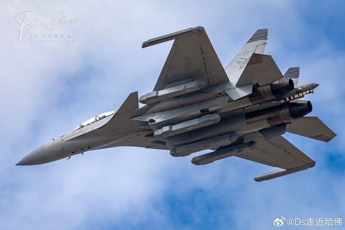 歼-15D高清大图来一组！