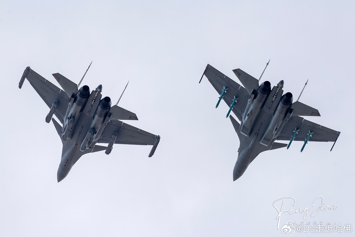歼-15D高清大图来一组！
