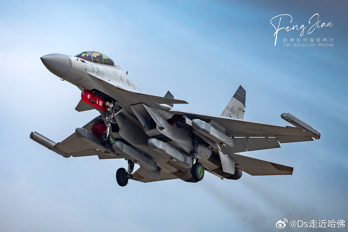歼-15D高清大图来一组！