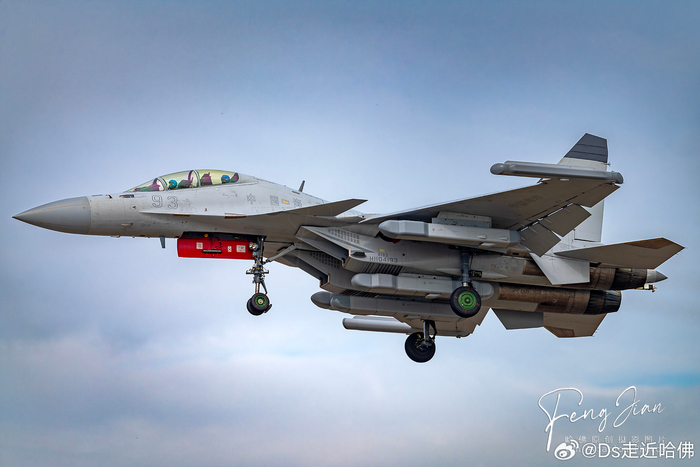 歼-15D高清大图来一组！