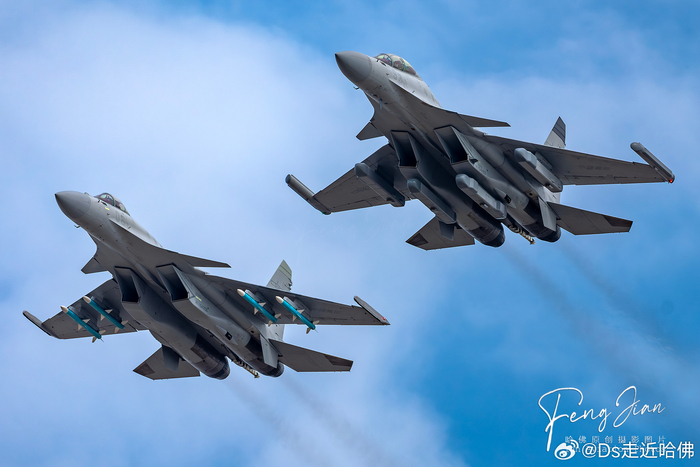 歼-15D高清大图来一组！