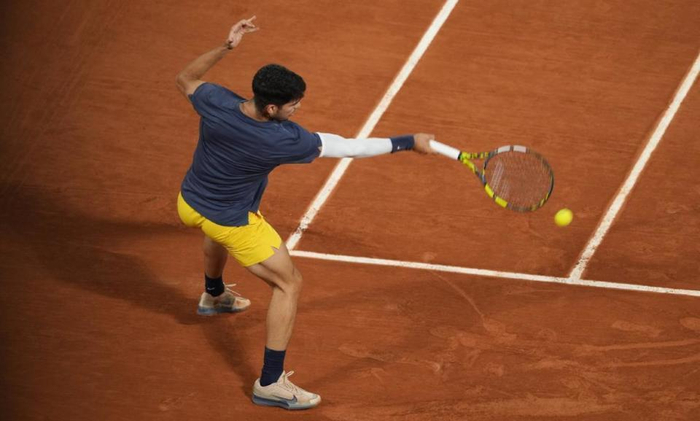 法网男单四强出炉：世界前4仅德约掉队，半决赛辛纳大战阿卡