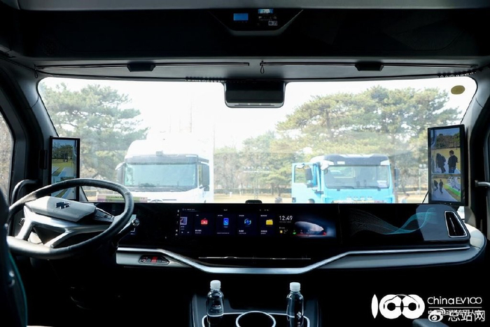 百人会上最“靓”的车，DeepWay深向深向全力以赴打造新能源智慧物流__财经头条