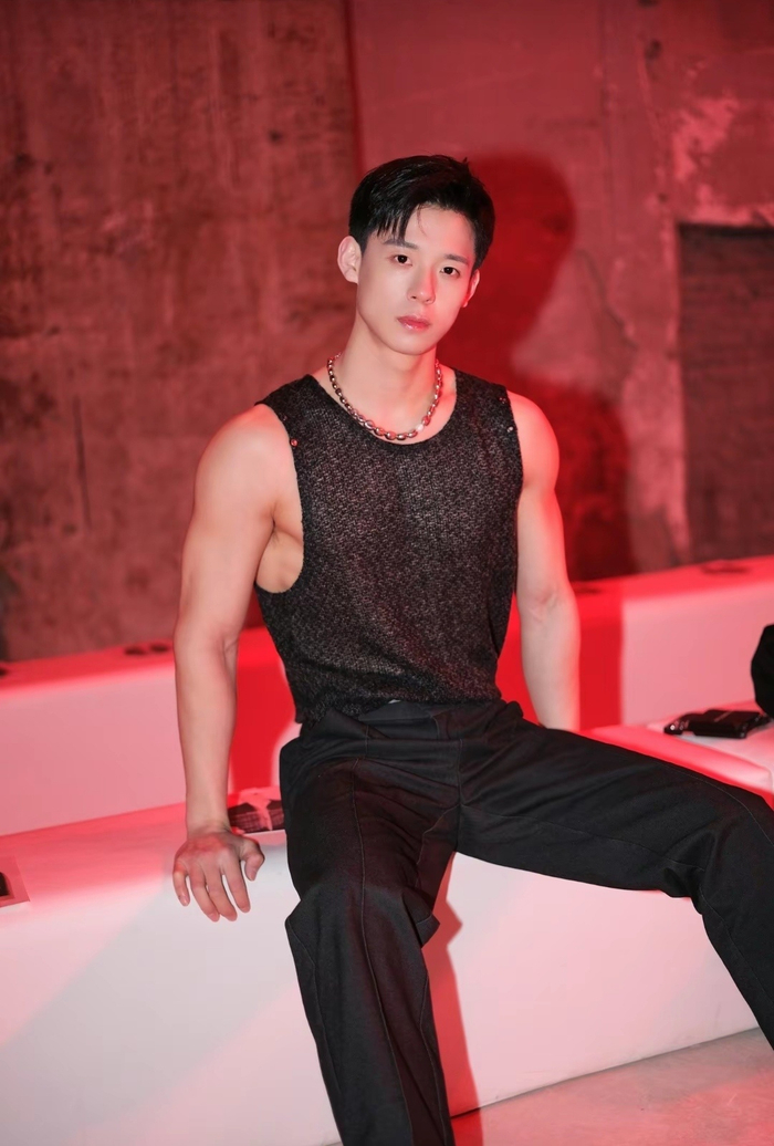 guan关称得上极品男