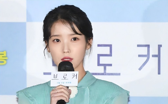 IU在新剧中扮演未婚妈妈，与李钟硕的恋情有了最新进展