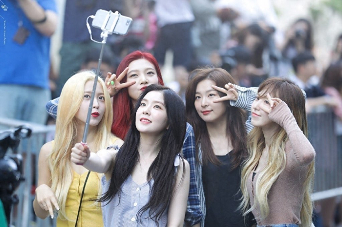 Red Velvet时隔六年回归，预告海报公开，新专依旧是“概念女王”|Irene|专辑|粉丝|巡演|火龙果_新浪新闻