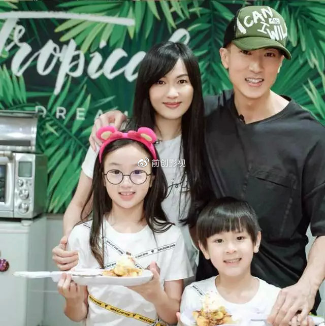 表面是艺人，实际是阔少爷的6位男星，混不好就要回家继承家产了