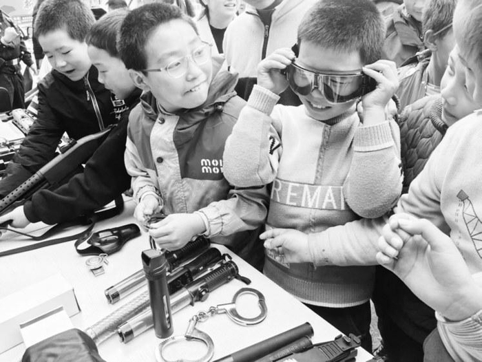 太白县公安局鹦鸽派出所 开展“警营开放日”活动|警营|民警|人员