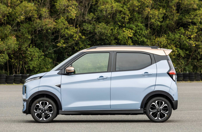 三菱发布了了一款名为“eK X EV”的纯电动K-Car车型的官图……