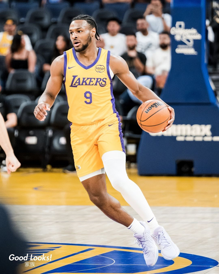 摄影师晒 Bronny 赛场照__财经头条