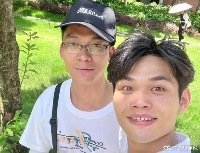 首次转专业失败！唐尚珺直播诉苦：面试官用英语提问，直接就懵了|学生|开学|数学|课程_新浪新闻