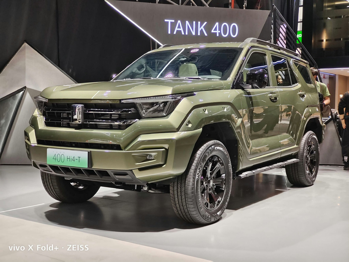 坦克400全部4种颜色都在这儿了……