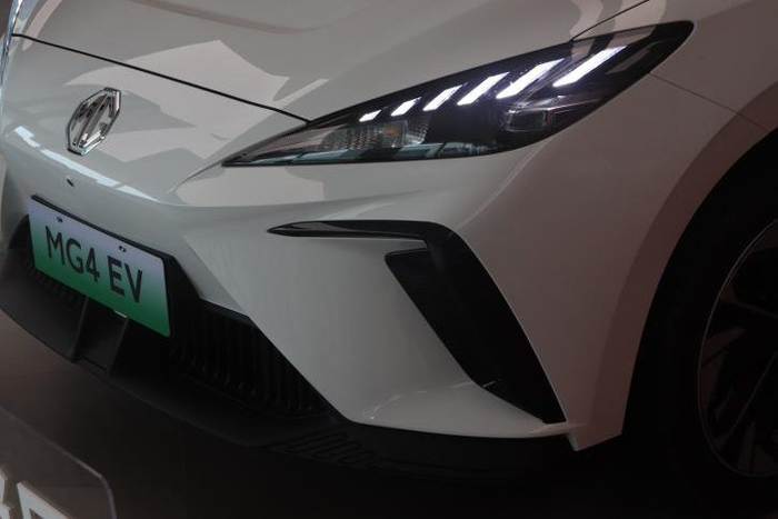 MG4也推冠军版，11万出头就能买到的纯电小钢炮？