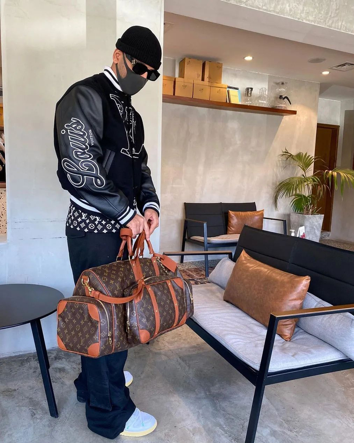 Boxy 版型还得「火爆」2023 年？|Instagram|版型|身形|明星|卫衣_新浪新闻