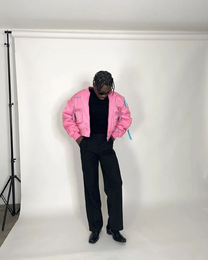 Boxy 版型还得「火爆」2023 年？|Instagram|版型|身形|明星|卫衣_新浪新闻