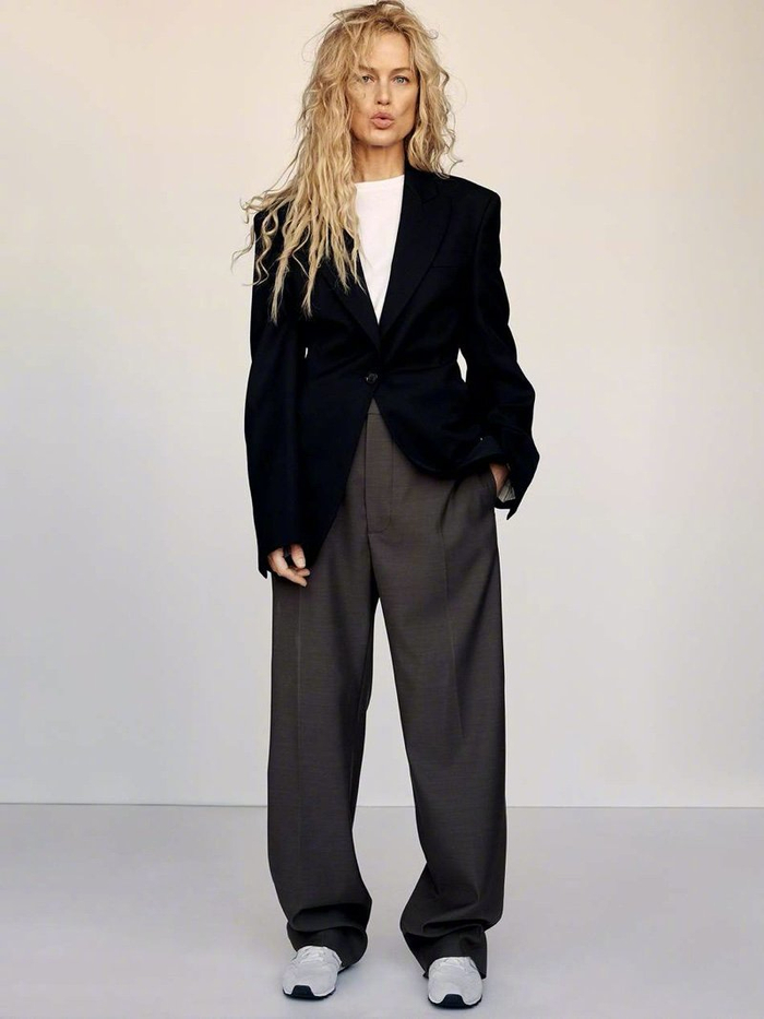 超模卡洛琳·墨菲CAROLYN MURPHY登上NET-a-Porter 2020年4月20日封面