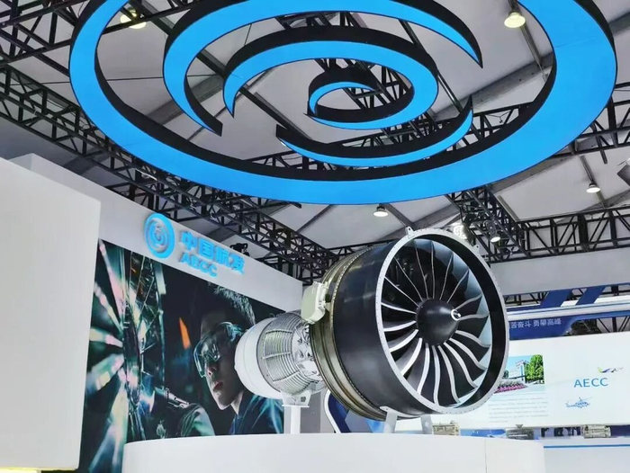 中国自主研发CJ2000洲际大飞机发动机公开亮相。未来商飞C929就用它！__财经头条__新浪财经
