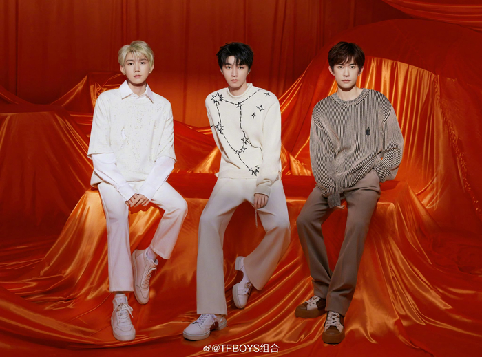 今天只办一件事，看TFBOYS十周年演唱会……|TFBOYS|演唱会|开学季_新浪新闻