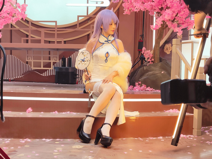 cj漫展碧蓝航线展台上的coser真的是太好看了！