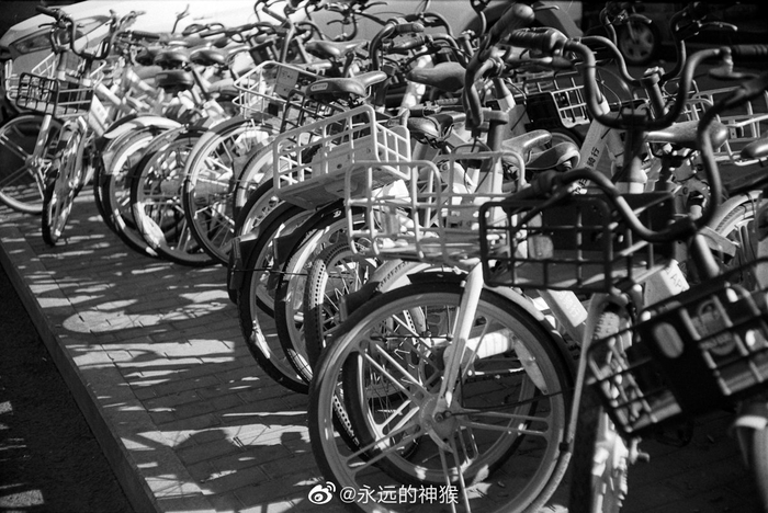 一组黑白 by leica m7+Ilford HP5+D76 自冲扫描__财经头条__新浪财经