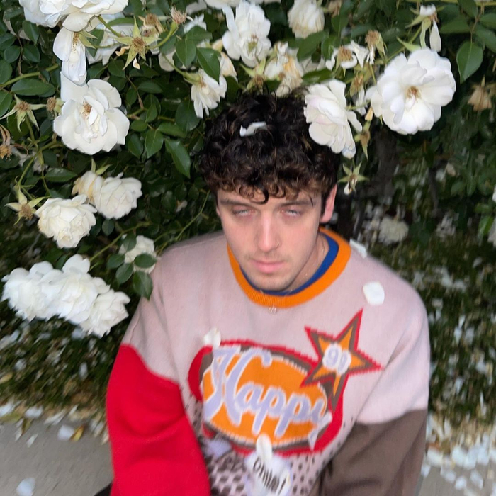 Lauv分享新专辑宣传照，并透露已经迫不及待的要回归了