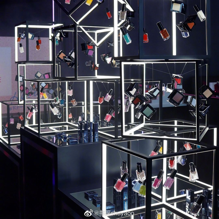 Elegance全新系列ELEGANCE RAZZLE 4月18日发售 颜色好独特啊