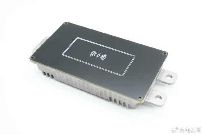 拆九款新能源汽车前装车充，深度解析其内置的无线充主控方案