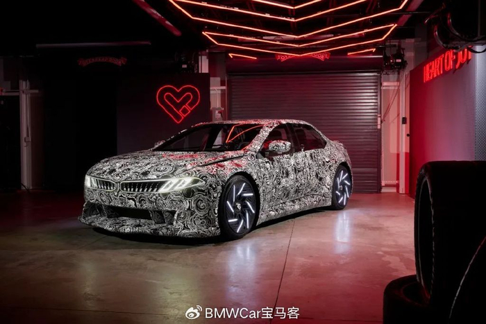 重磅！宝马VDX高性能测试车全球首发，输出18000牛米的猛兽__财经头条__新浪财经