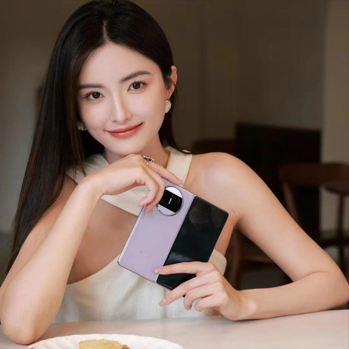 华为Mate X3对比三星Z Fold5，都是折叠屏，差距有点大！__财经头条__新浪财经